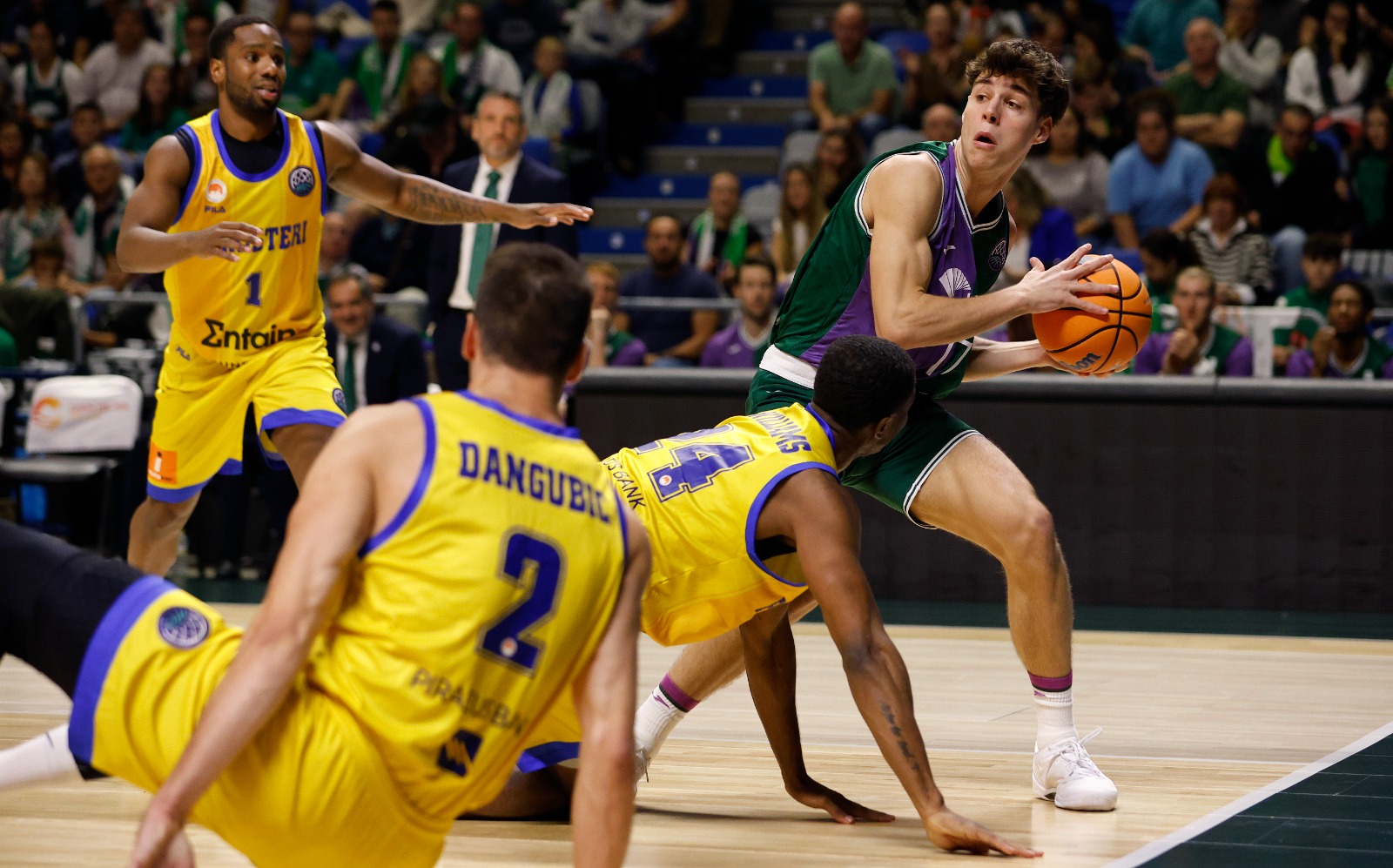 Así hemos contado el Unicaja - Peristeri bwin en la Basketball ...